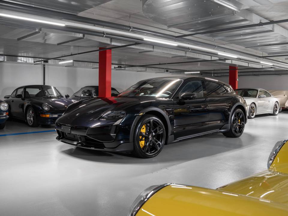 Porsche Taycan Turbo S Cross Turismo neu beim Centre Porsche Genève kaufen