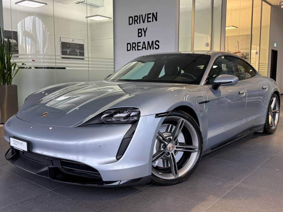 Porsche Taycan Turbo gebraucht beim Porsche Zentrum Winterthur kaufen