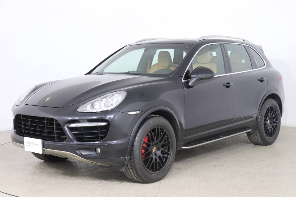 Compre el Porsche Cayenne Turbo de sus sueños en Porsche Center Lima