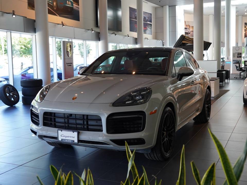 Achetez un Porsche Cayenne GTS Coupe neufs ou dans votre Porsche Centre ...