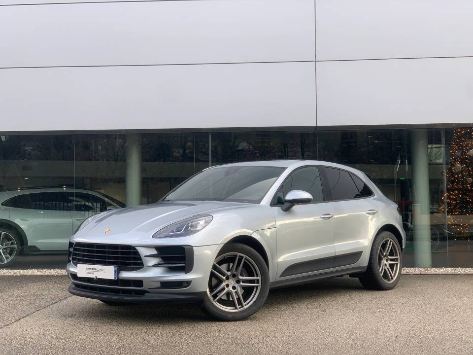 Achetez un Porsche Macan d'occasion ou dans votre Centre Porsche Annecy