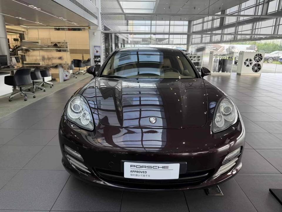 Used Porsche Panamera 4 for sale at Porsche Centre Tianjin XiQing