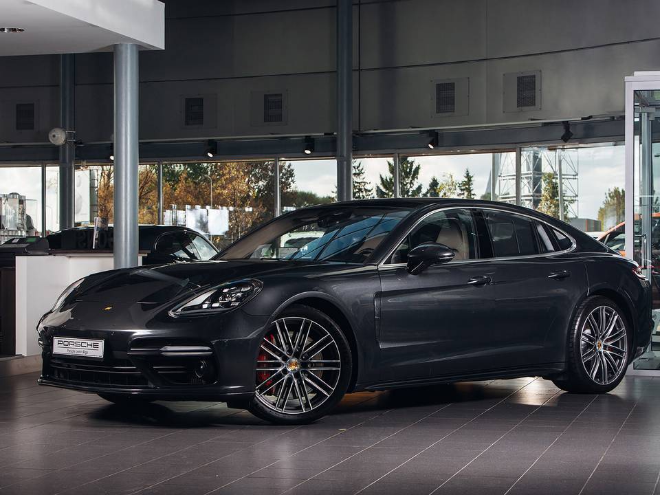 Pērc lietotu Porsche 2017 Porsche Panamera Turbo pie Porsche Center Riga