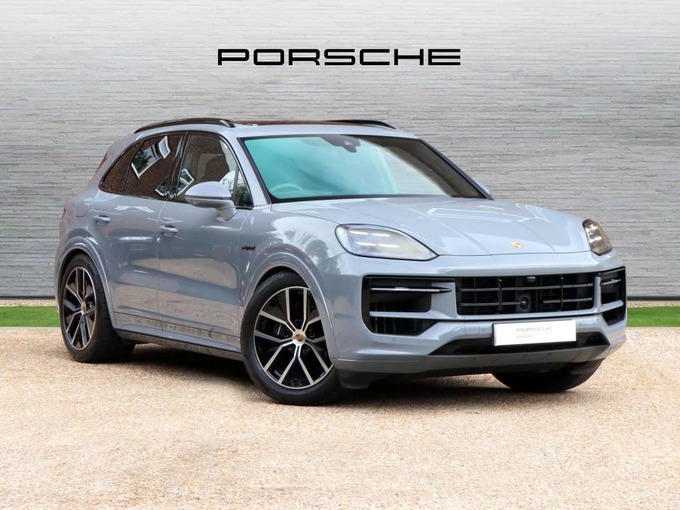 Used Porsche Cayenne E-Hybrid (MY24) for sale at Porsche Centre Mid Sussex