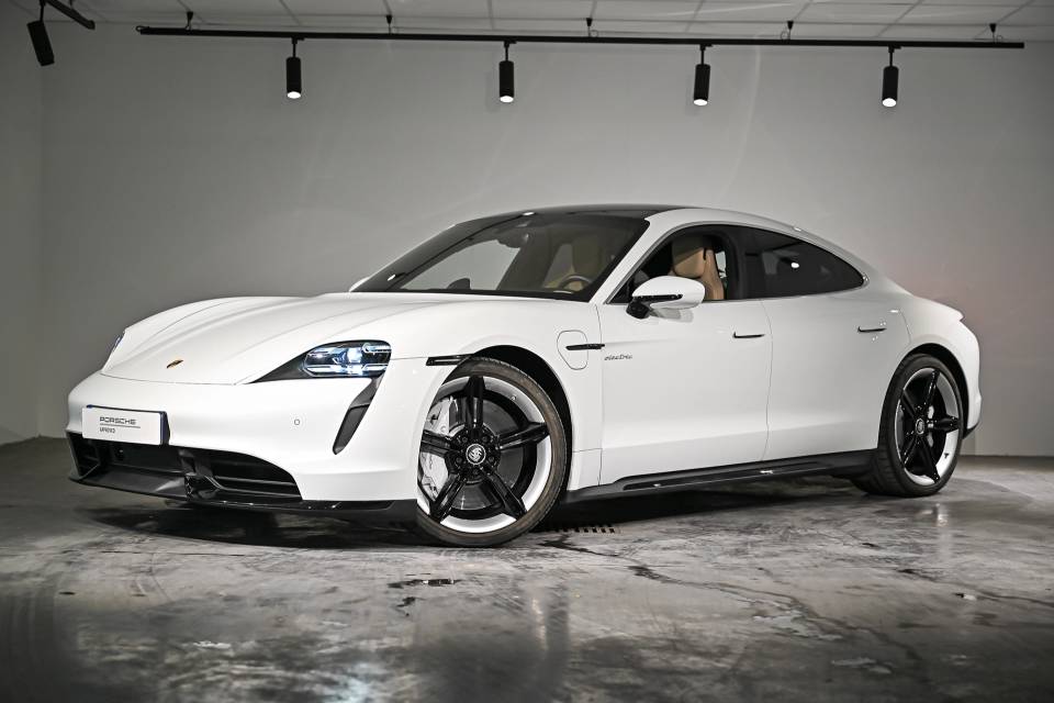 Achetez un Porsche Taycan Turbo d'occasion ou dans votre Centre Porsche ...