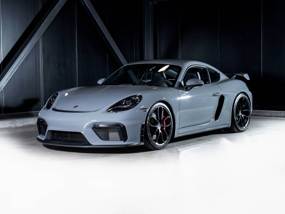 Used Porsche 718 Cayman GT4 for sale at Porsche Centre Québec