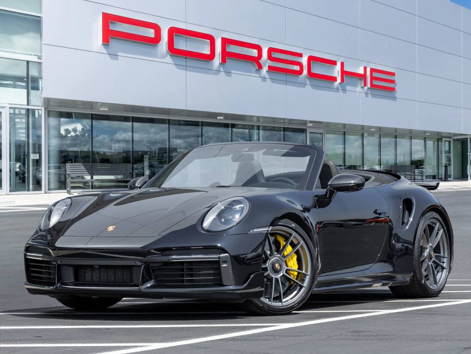 Achetez un Porsche 911 Turbo S Cabriolet d'occasion ou dans votre ...