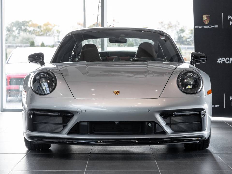Achetez un Porsche 911 Carrera 4 GTS neufs ou dans votre Porsche Centre ...