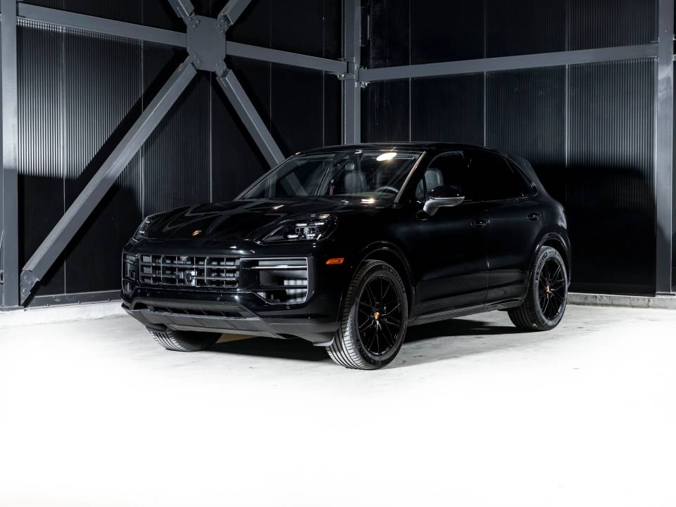 New Porsche Cayenne for sale at Porsche Centre Québec