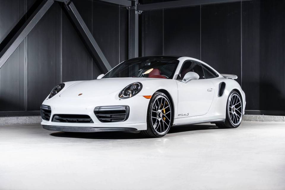 Buy used Porsche 911 Turbo S at Porsche Centre Québec
