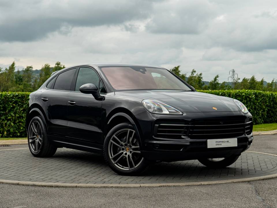 Buy Pre-Owned Porsche Cayenne Coupé Platinum Edition (MY22) at Porsche ...
