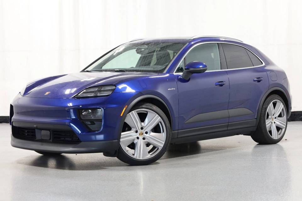 New Porsche Macan 4 Electric for sale at Porsche Farmington Hills