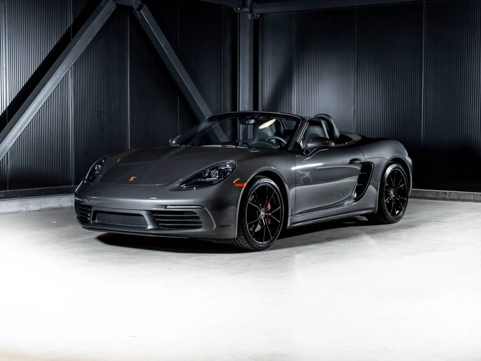 Used Porsche 718 Boxster S for sale at Porsche Centre Québec