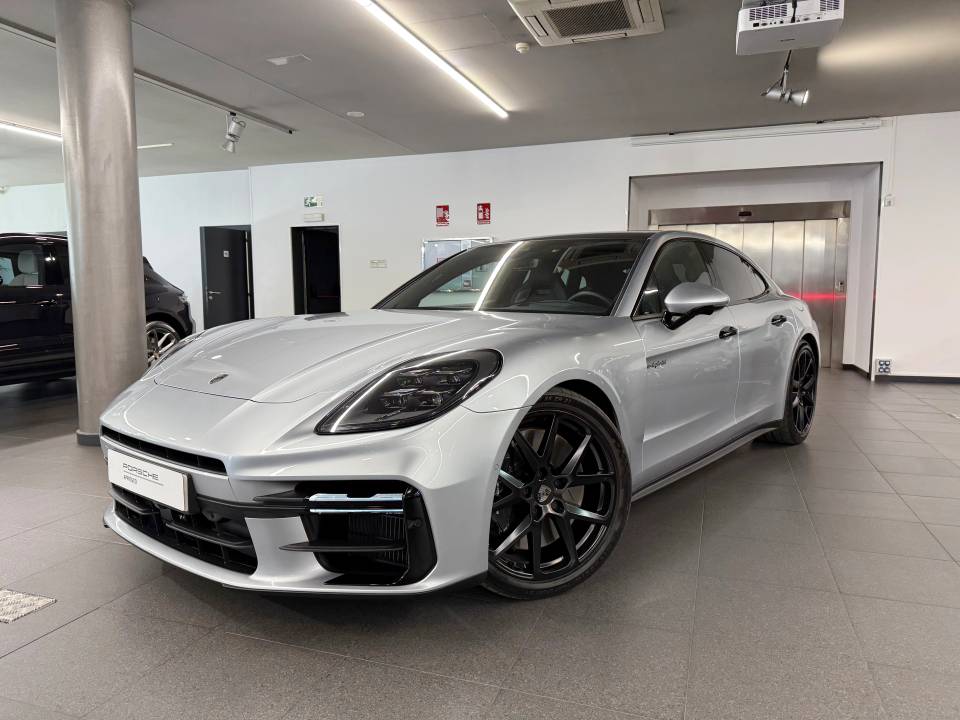 Compre el Porsche Panamera Turbo E-Hybrid de sus sueños en Centro ...