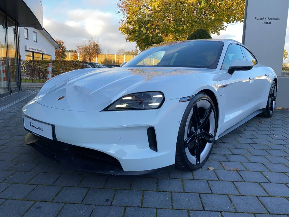 Porsche Taycan neu beim Porsche Zentrum Inntal kaufen