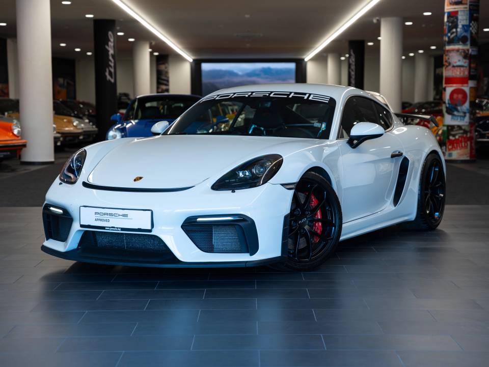 Купете употребяван автомобил Porsche Cayman GT 4 от Порше Център София