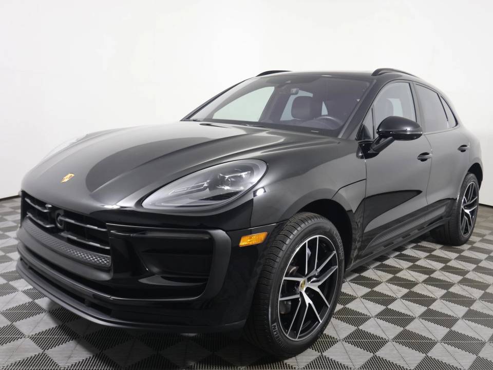 Buy new Porsche Macan at Porsche Melbourne