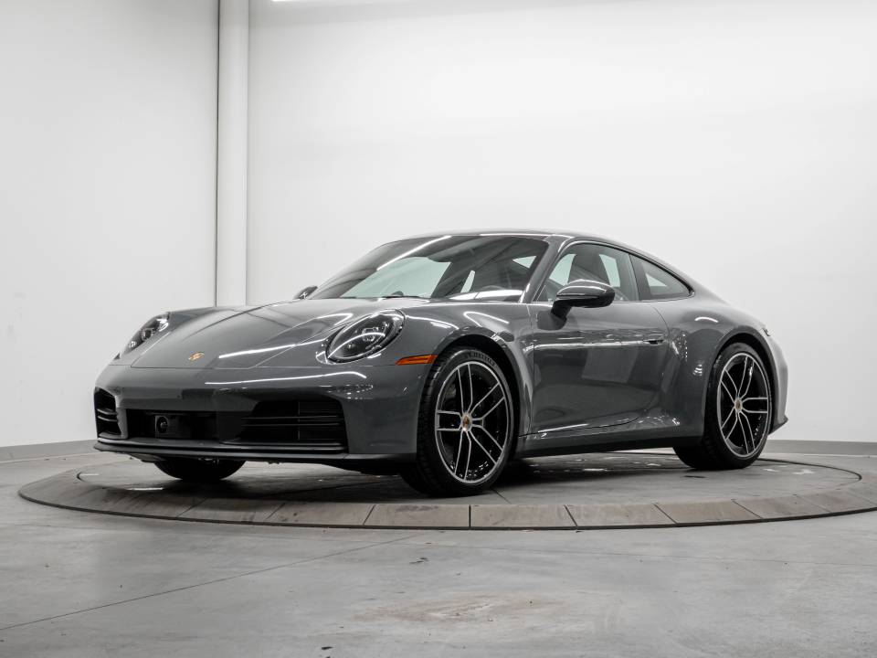 Achetez un Porsche 911 Carrera neufs ou dans votre Porsche Centre Edmonton