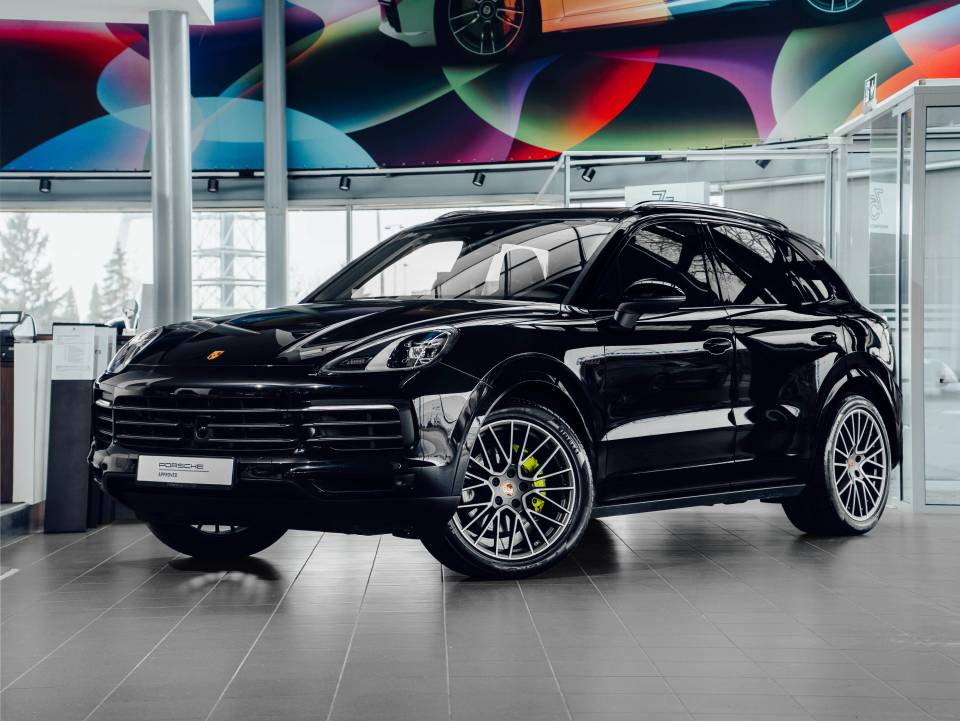 Pirkt lietotu Porsche Cayenne E-Hybrid Platinum Edition pie Porsche ...
