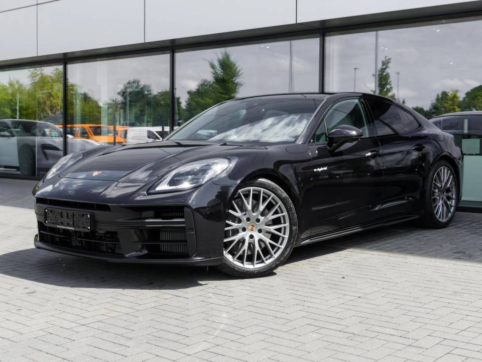 Porsche Panamera 4 E-Hybrid neu beim Porsche Zentrum Magdeburg kaufen