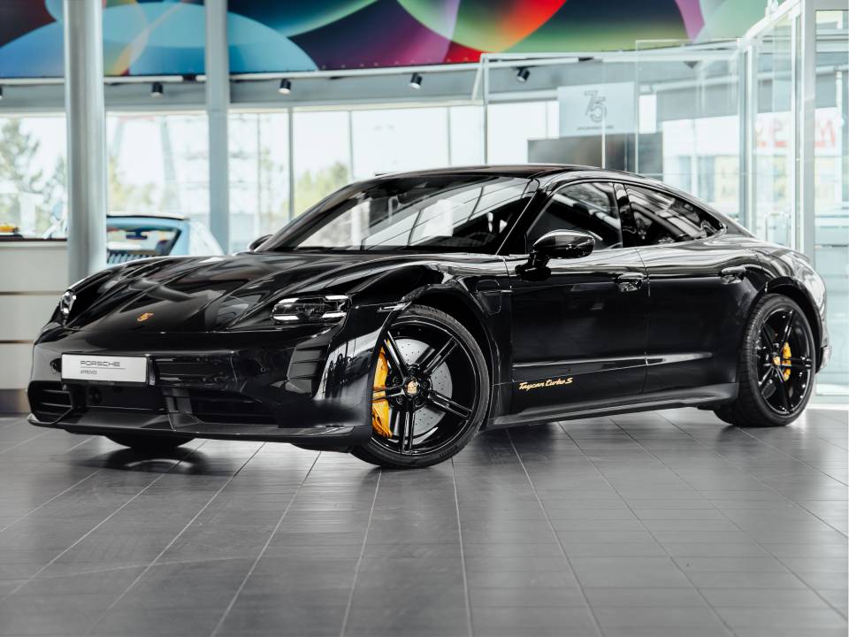 Pirkt lietotu Porsche Taycan Turbo S (MY23) pie Porsche Center Riga