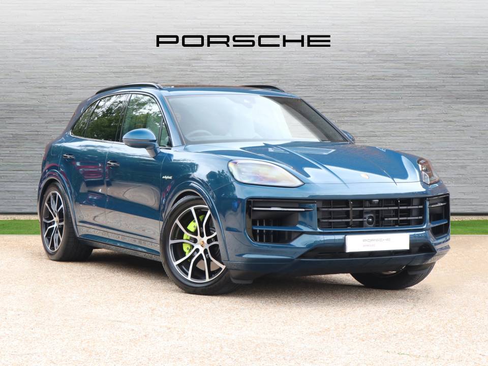 Buy Pre-Owned Porsche Cayenne S E-Hybrid (MY24) at Porsche Centre Mid ...