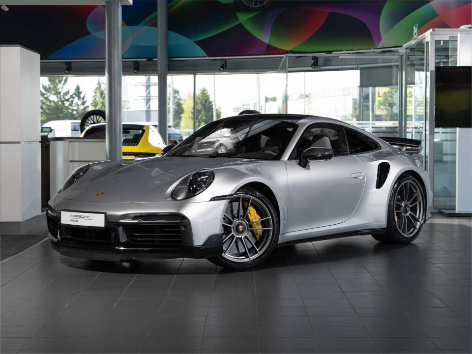 Pirkt lietotu Porsche 911 Turbo S pie Porsche Center Riga