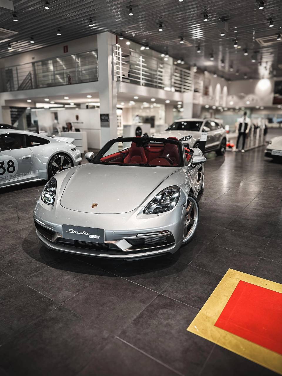 Compre um Boxster 25 anos (2022) de re-estreio no Porsche Center Belo ...
