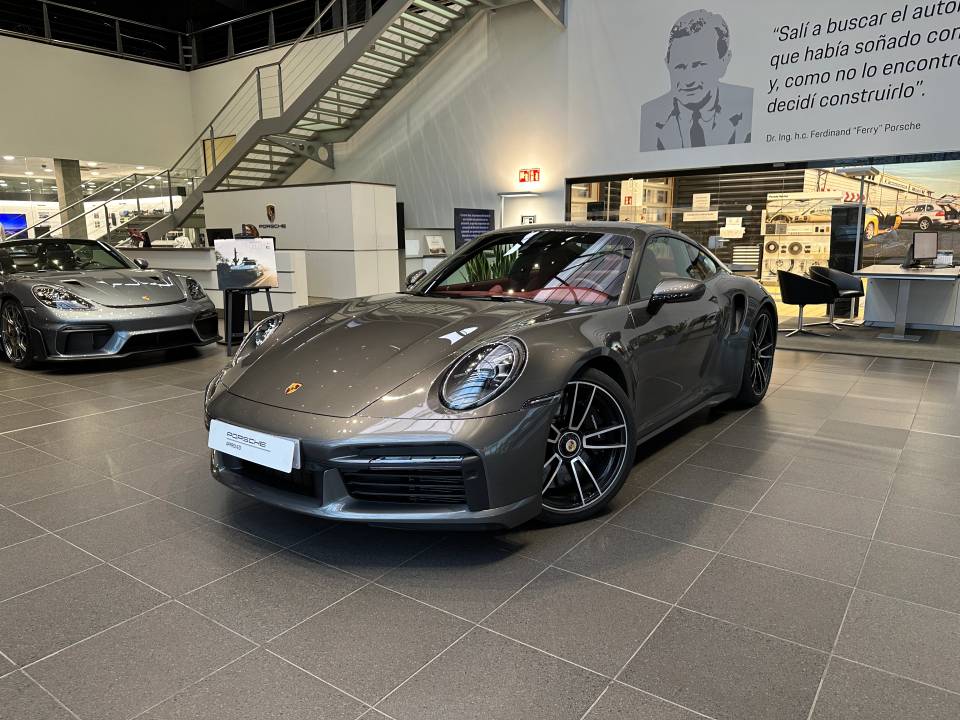 Compre el Porsche 911 Turbo S de sus sueños en Centro Porsche Girona