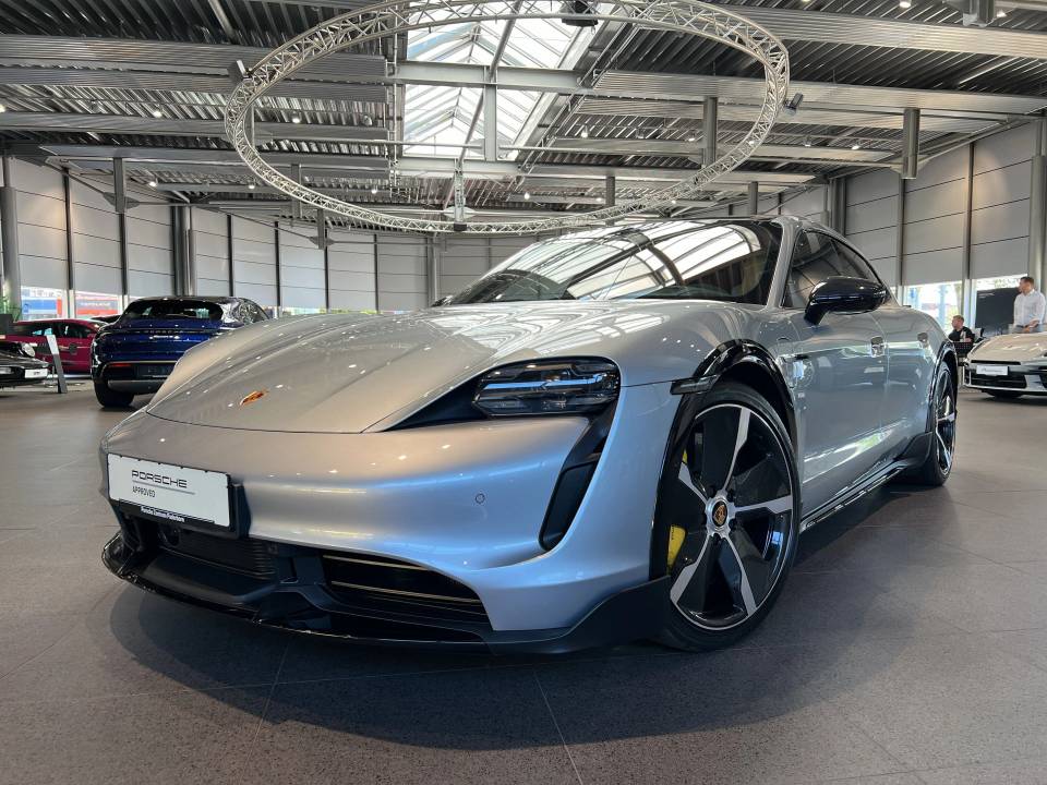 Porsche Taycan Turbo S Cross Turismo gebraucht beim Porsche Zentrum ...