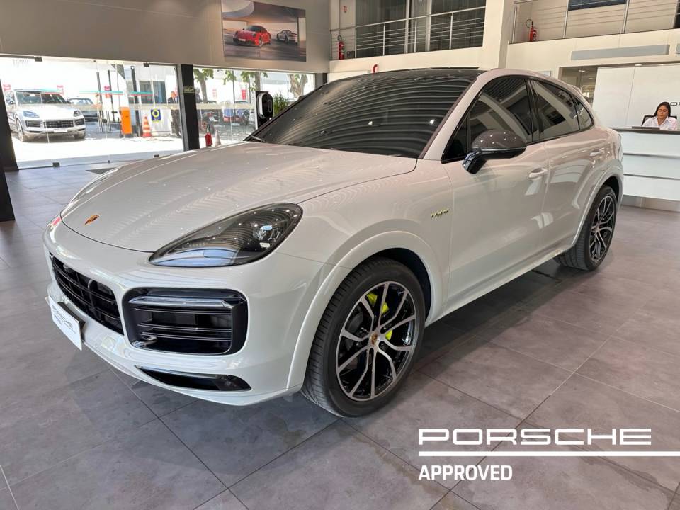 Compre um Cayenne E-Hybrid Coupé Platinum Edition (2023) de re-estreio ...
