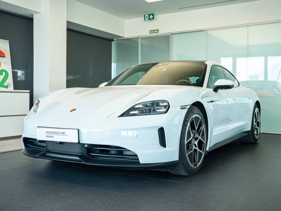 Compre el Porsche Taycan de sus sueños en Centro Porsche Madrid Norte