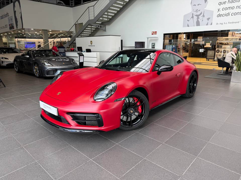 Compre el Porsche 911 Carrera GTS de sus sueños en Centro Porsche Girona