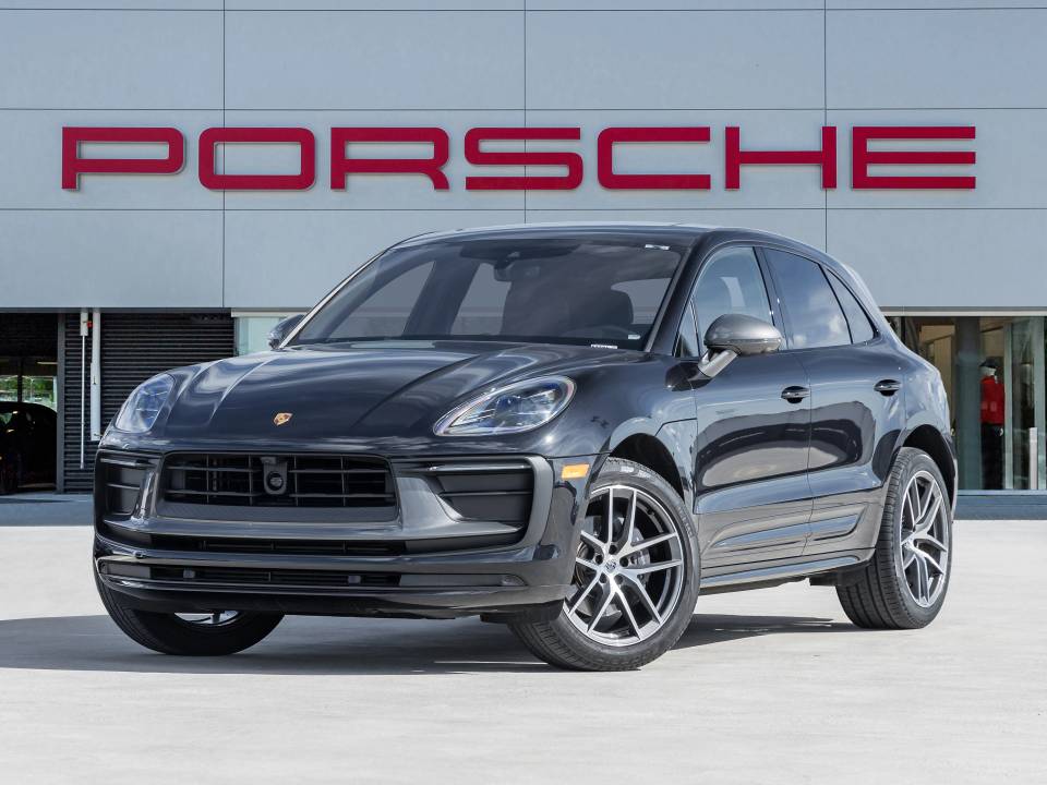 Used Porsche Macan T (MY23) for sale at Porsche Centre North Toronto
