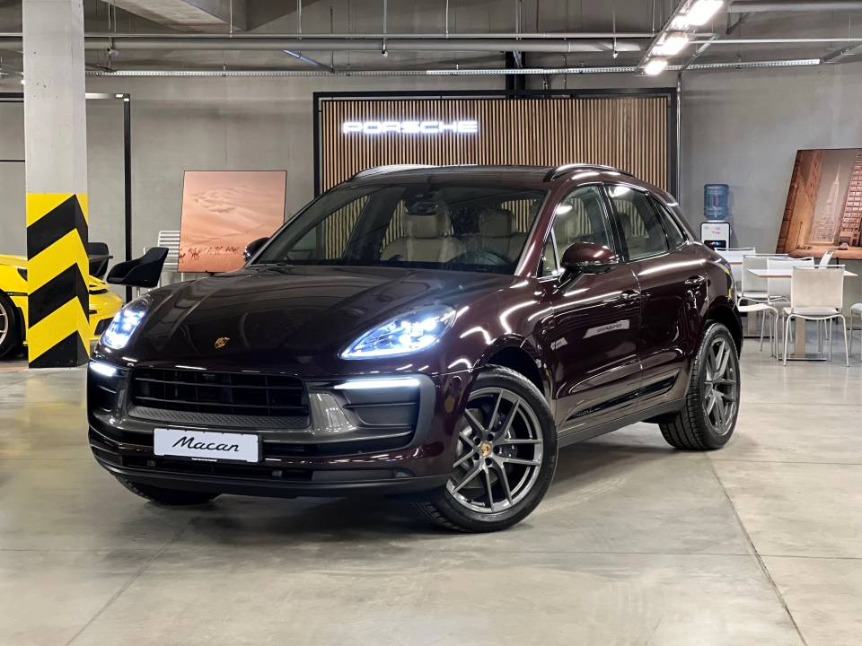 Придбати новий Porsche Macan T у Porsche Center Kyiv Airport