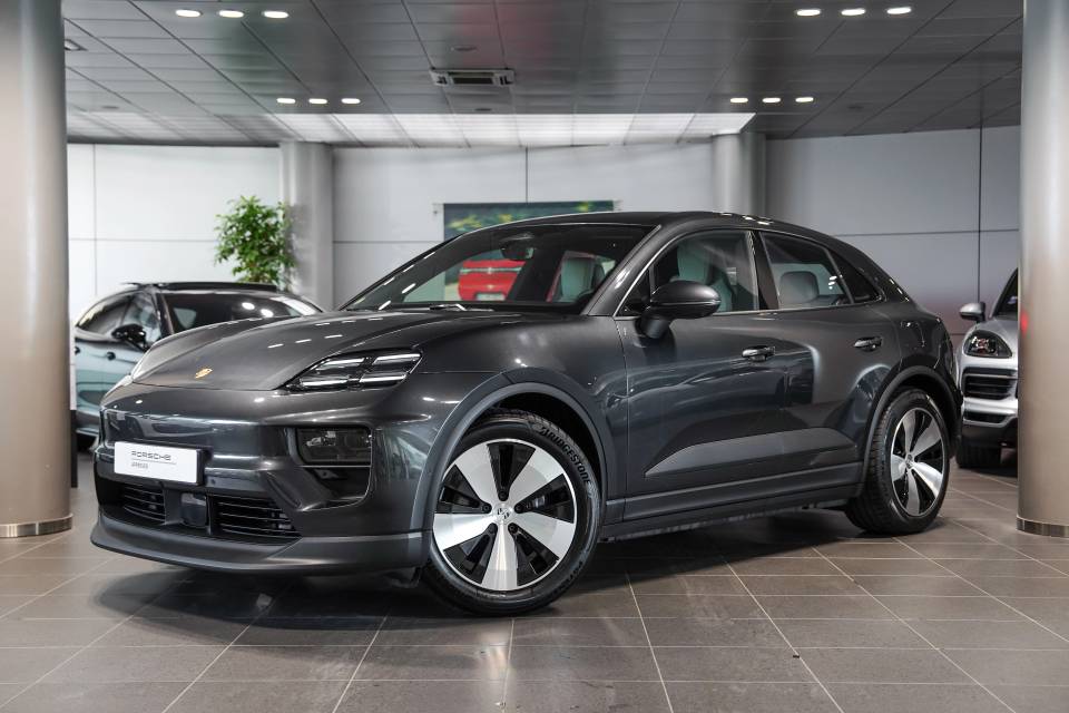 Achetez votre Porsche Macan 4 Electric d'occasion ou Centre Porsche ...