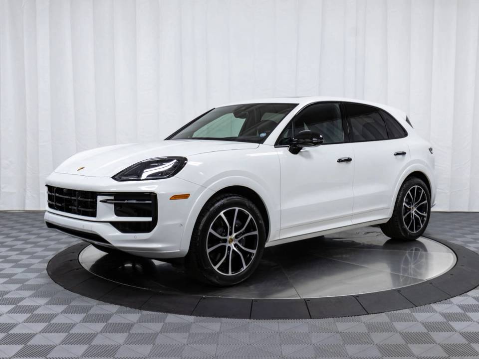 New Porsche Cayenne for sale at Isringhausen Imports
