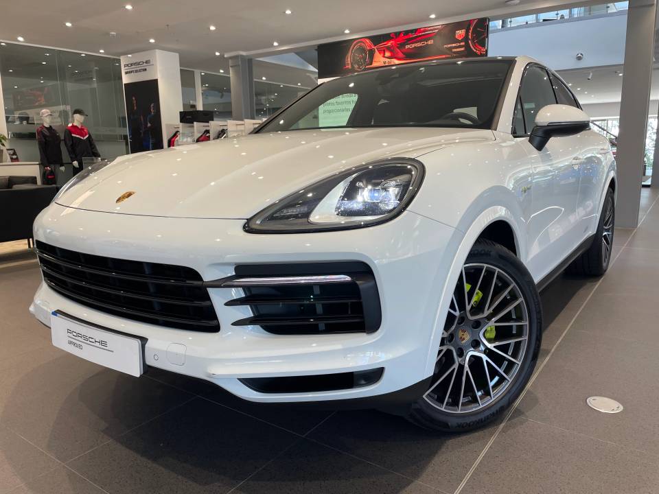 Compre el Porsche Cayenne E-Hybrid Coupé de sus sueños en Centro ...