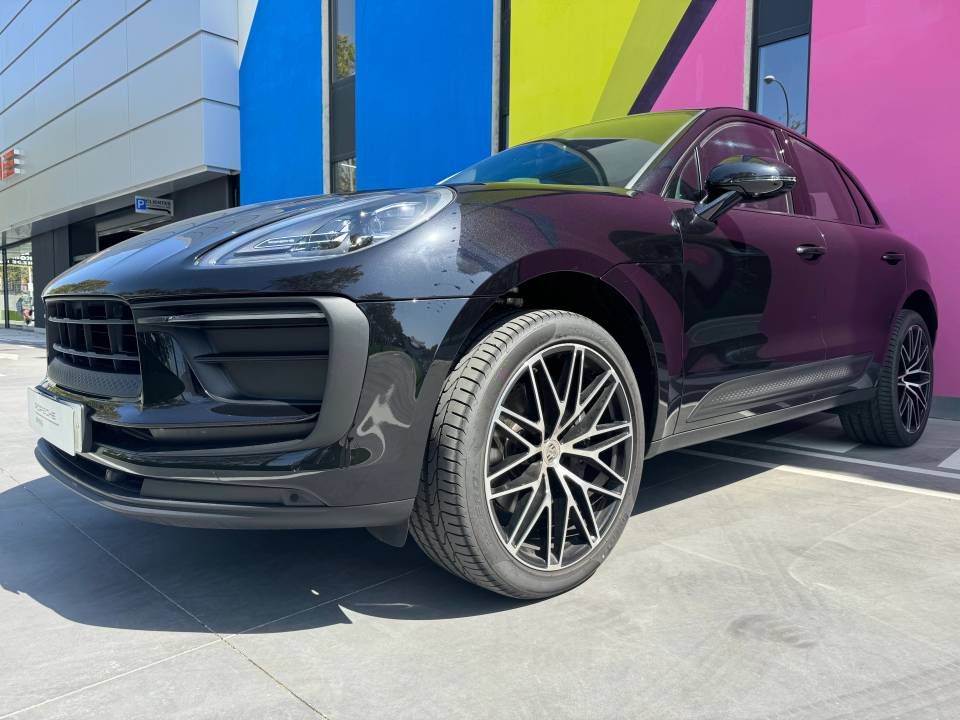 Compre el Porsche Macan de sus sueños en Centro Porsche Alicante