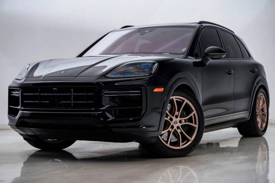 Used Porsche Cayenne Turbo E-Hybrid for sale at Napleton Westmont Porsche