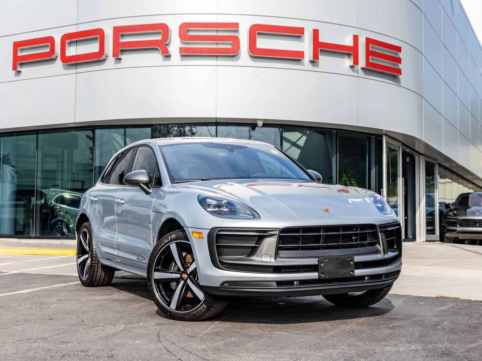 Achetez un Porsche Macan T d'occasion ou dans votre Mark Motors Porsche