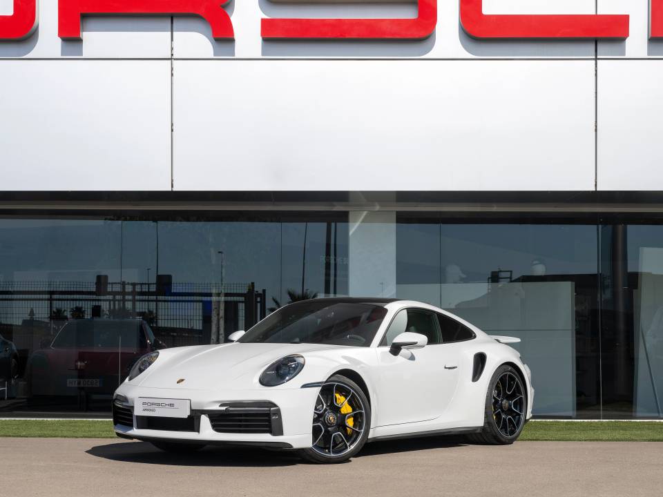 Compre el Porsche 911 Turbo S de sus sueños en Centro Porsche Valencia
