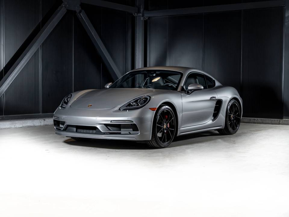 New Porsche 718 Cayman S for sale at Porsche Centre Québec