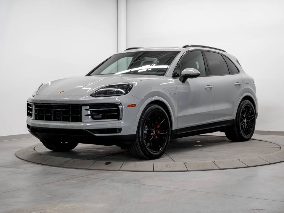 Used Porsche Cayenne S E-Hybrid for sale at Porsche Centre Edmonton