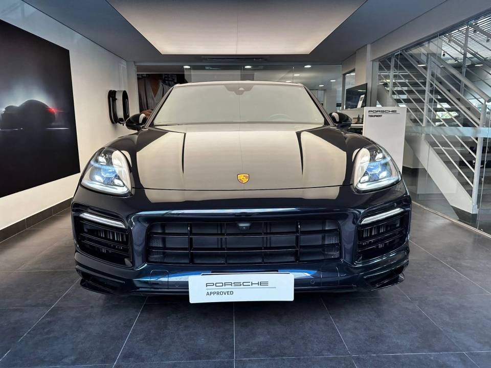 Compre um Cayenne E-Hybrid Coupé Platinum Edition (2022) de re-estreio ...