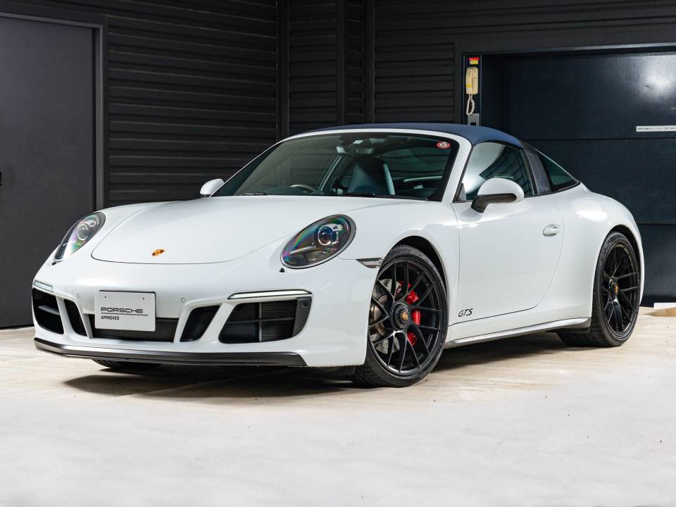 Porsche 911 Targa 4 GTS の中古車を PC名古屋 認定中古車センターで購入