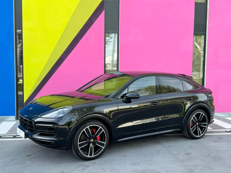 Compre el Porsche Cayenne GTS Coupé de sus sueños en Centro Porsche ...