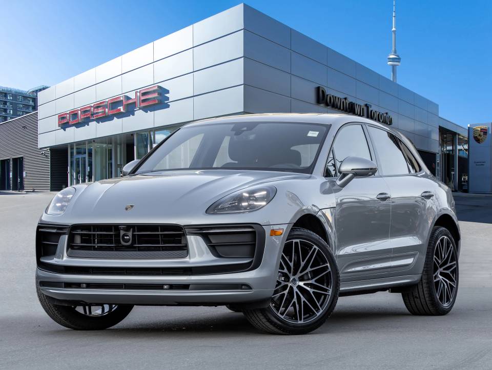 Achetez votre Porsche Macan d'occasion ou Porsche Centre Downtown Toronto