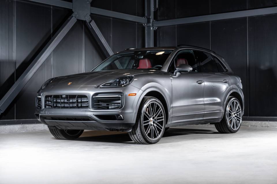 Buy used Porsche Cayenne at Porsche Centre Québec