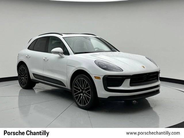 Buy used Porsche 2022 Porsche Macan at Porsche Chantilly